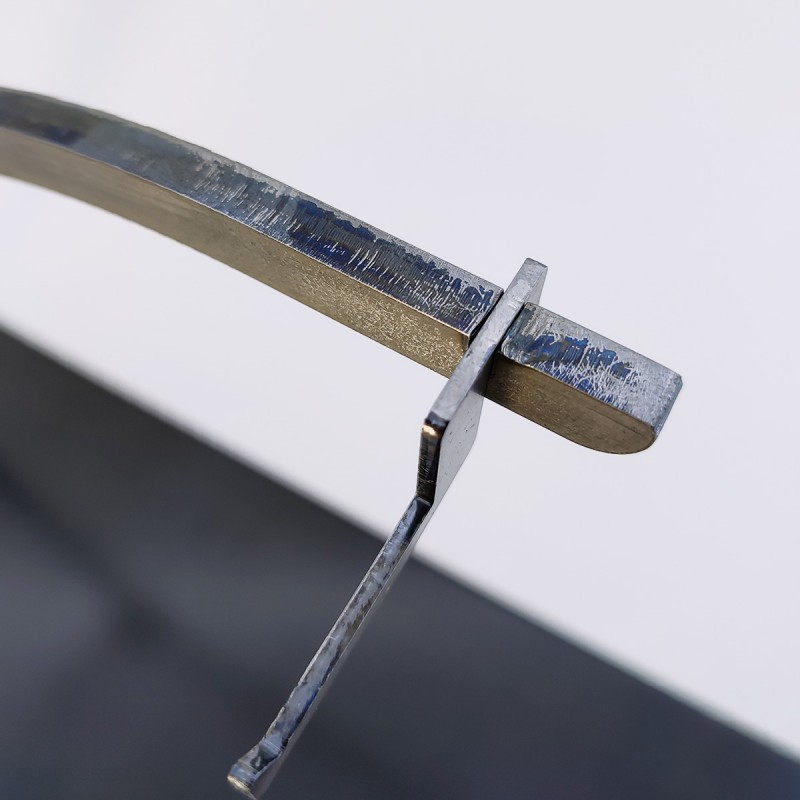 DL44 invisible raw steel stand